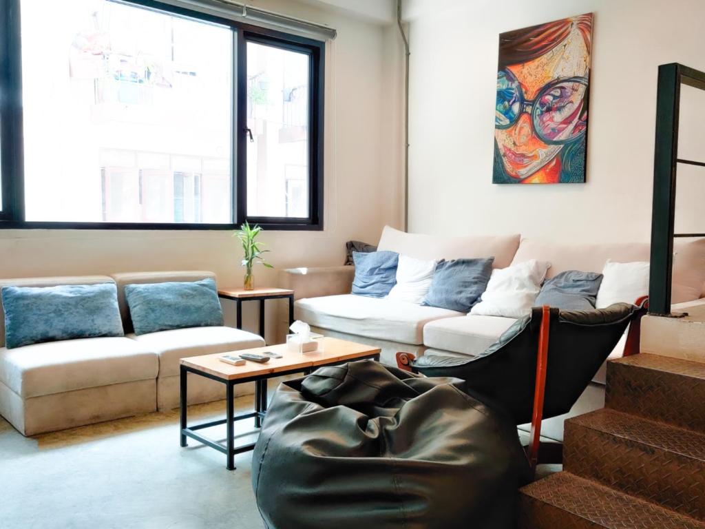 HOLY SHEET Hostel | Hotels Bangkok