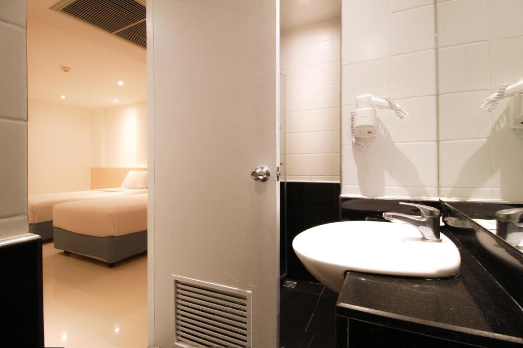 Ten Stars Hotel | Hotels Bangkok